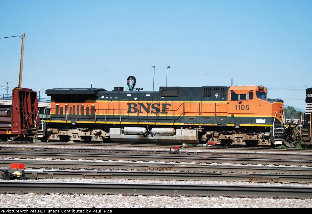 BNSF 1105